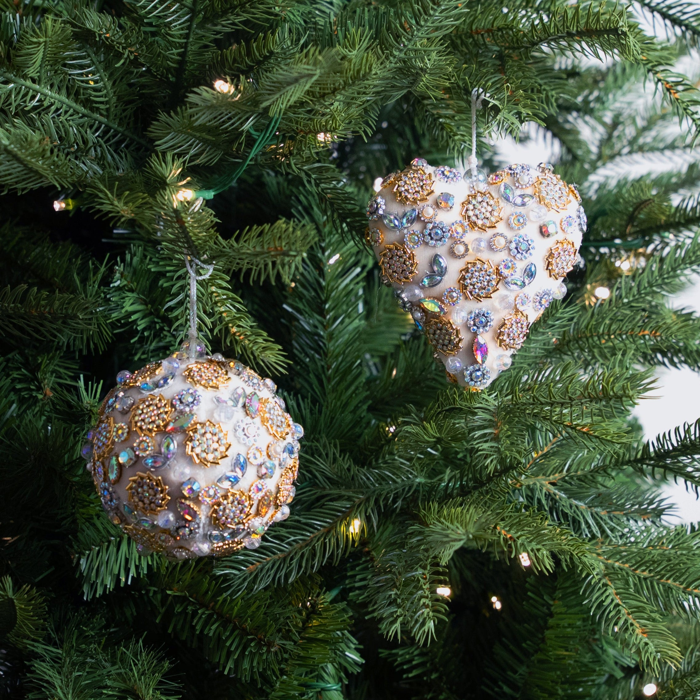 Ivory Opulence Ornament & Ribbon Bundle