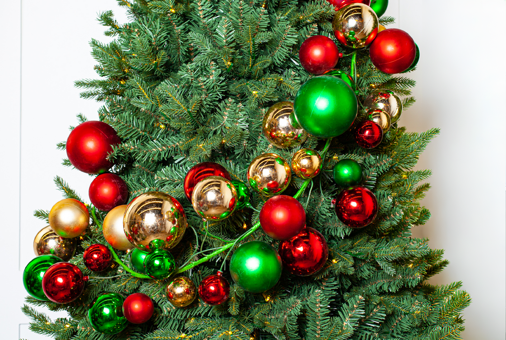 Artificial Prelit Christmas Trees | Outdoor Holiday Decoration Store